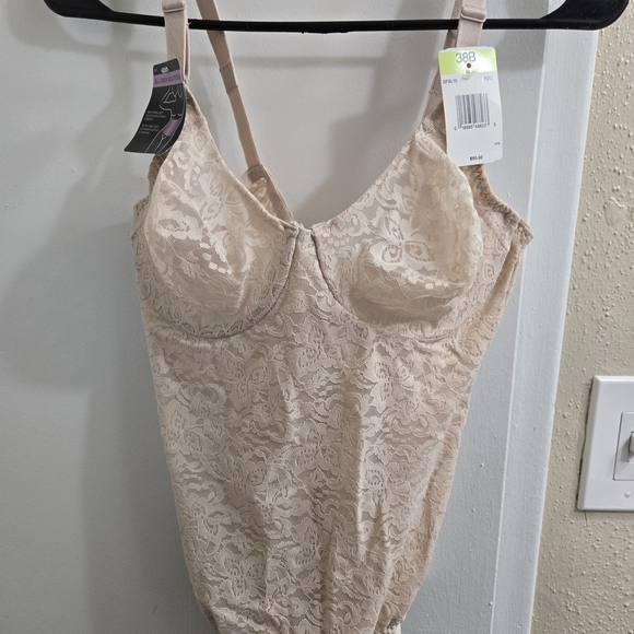 Intimates & Sleepwear | Elegant Lace Bodysuit In Cream | Poshmark